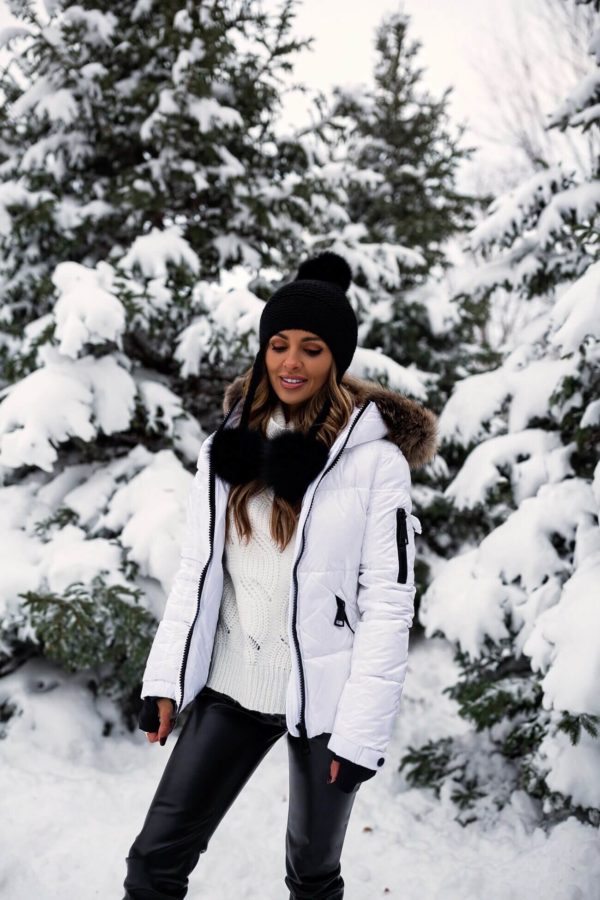 10 Cute Snow Outfits To Try This Winter - Mia Mia Mine