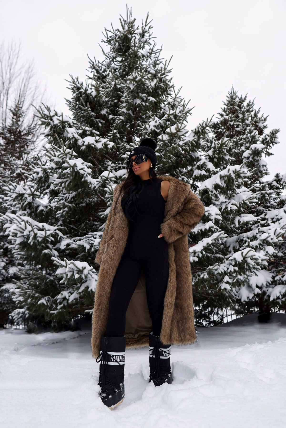 These Chic Snow Outfits Make Dressing for Winter Easy - Mia Mia Mine