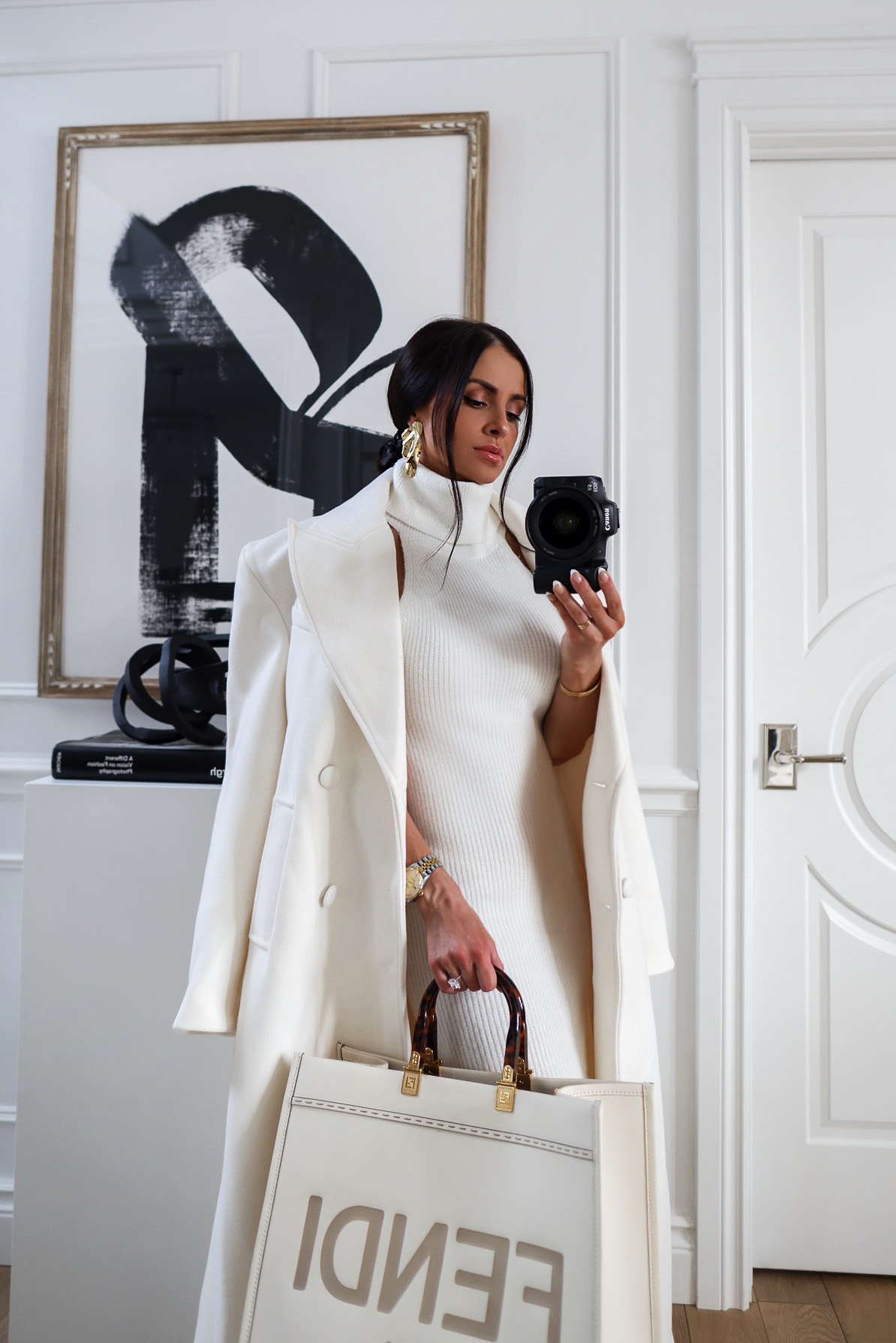 6 Secrets to Pulling Off the Winter White Aesthetic - Mia Mia Mine